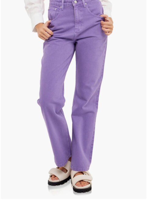 How to Wear Colored Jeans at Any Age: Style Tips for Women