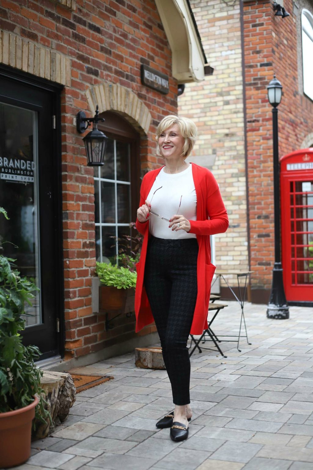 3 Ways to Wear a Long Red Cardigan This Fall - Fabulous after 40