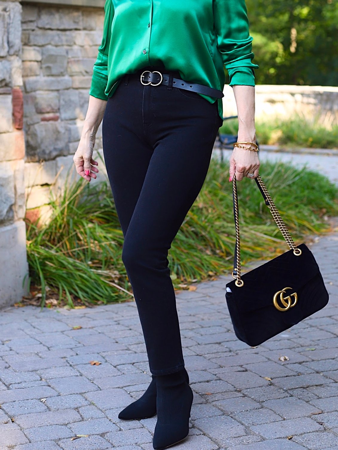 How to Half Tuck a Shirt to Look Modern & Chic | Fabulous After 40