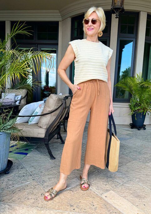 Neutral Sandals: The Staple of Chic Summer Wardrobes