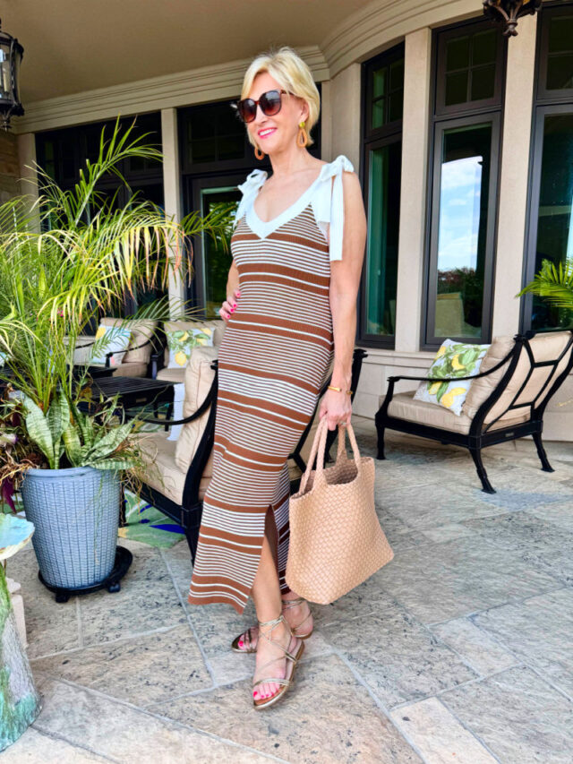 Neutral Sandals: The Staple of Chic Summer Wardrobes