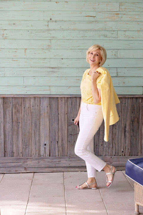 What Shoes to Wear with Straight Leg Jeans for Women Over 40 (The Most ...